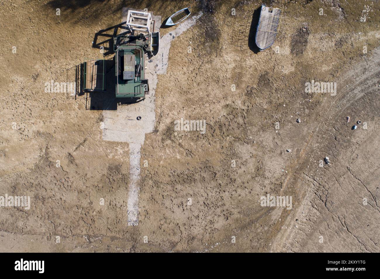 Dam before and after construction hi-res stock photography and images ...