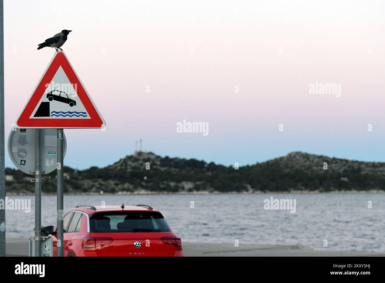 Car falling water danger hi-res stock photography and images - Alamy