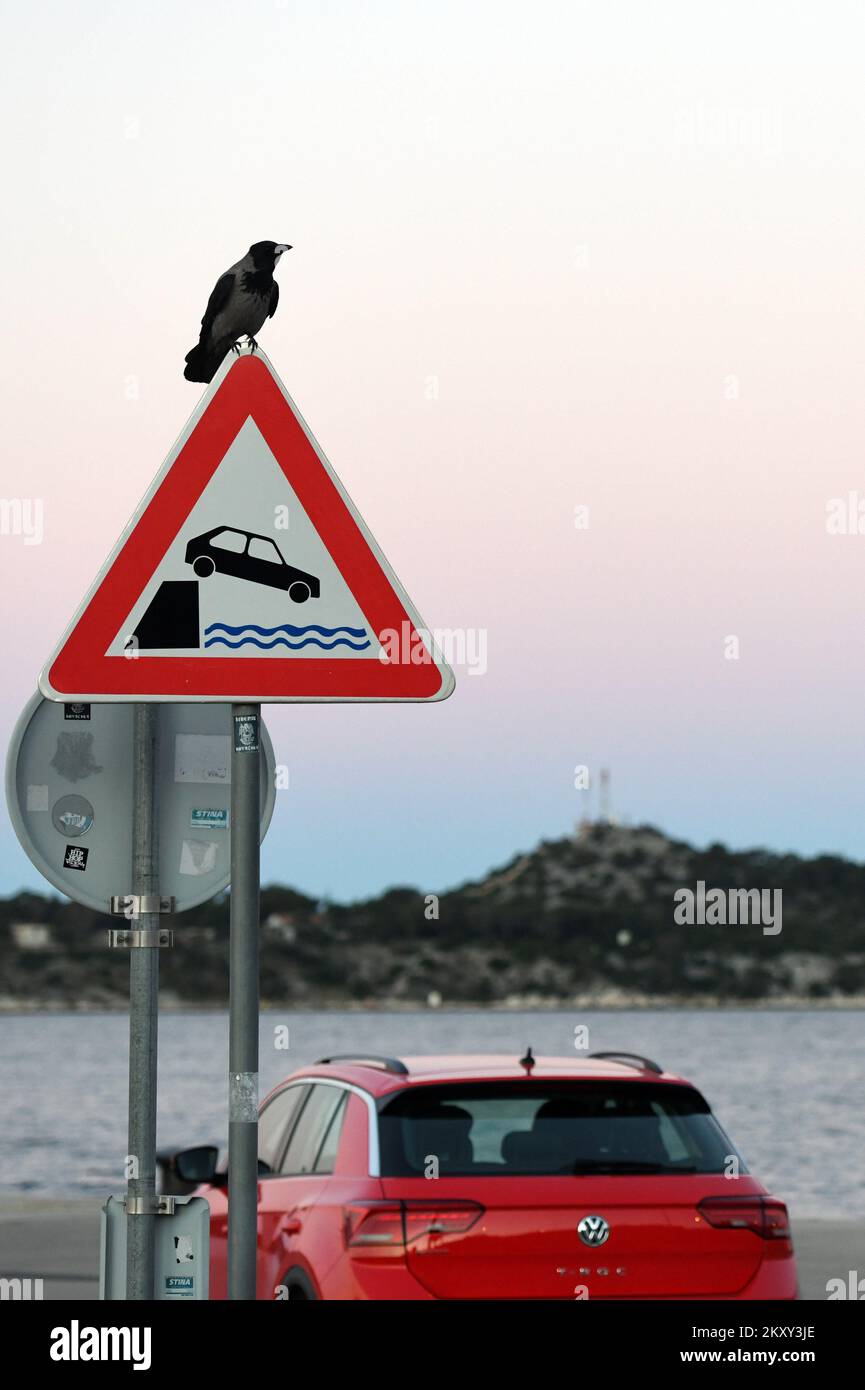 Car falling water danger hi-res stock photography and images - Alamy