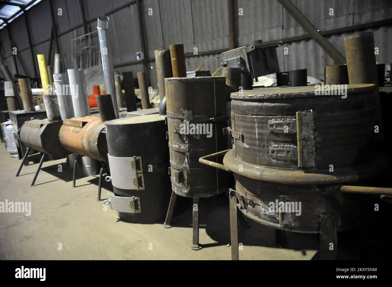Russian stoves hi-res stock photography and images - Alamy