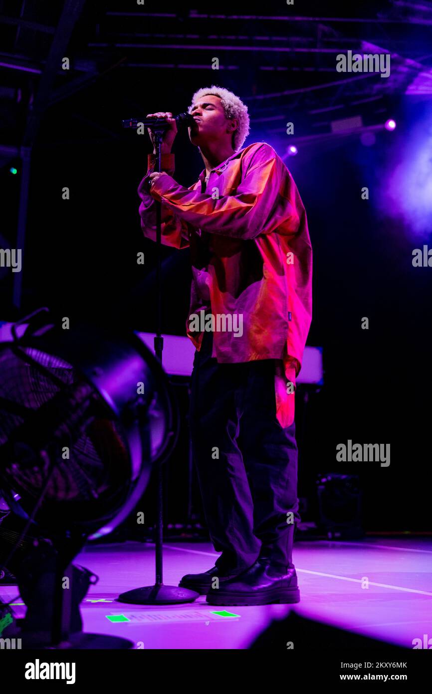 Destin conrad fabrique milano hi-res stock photography and images - Alamy