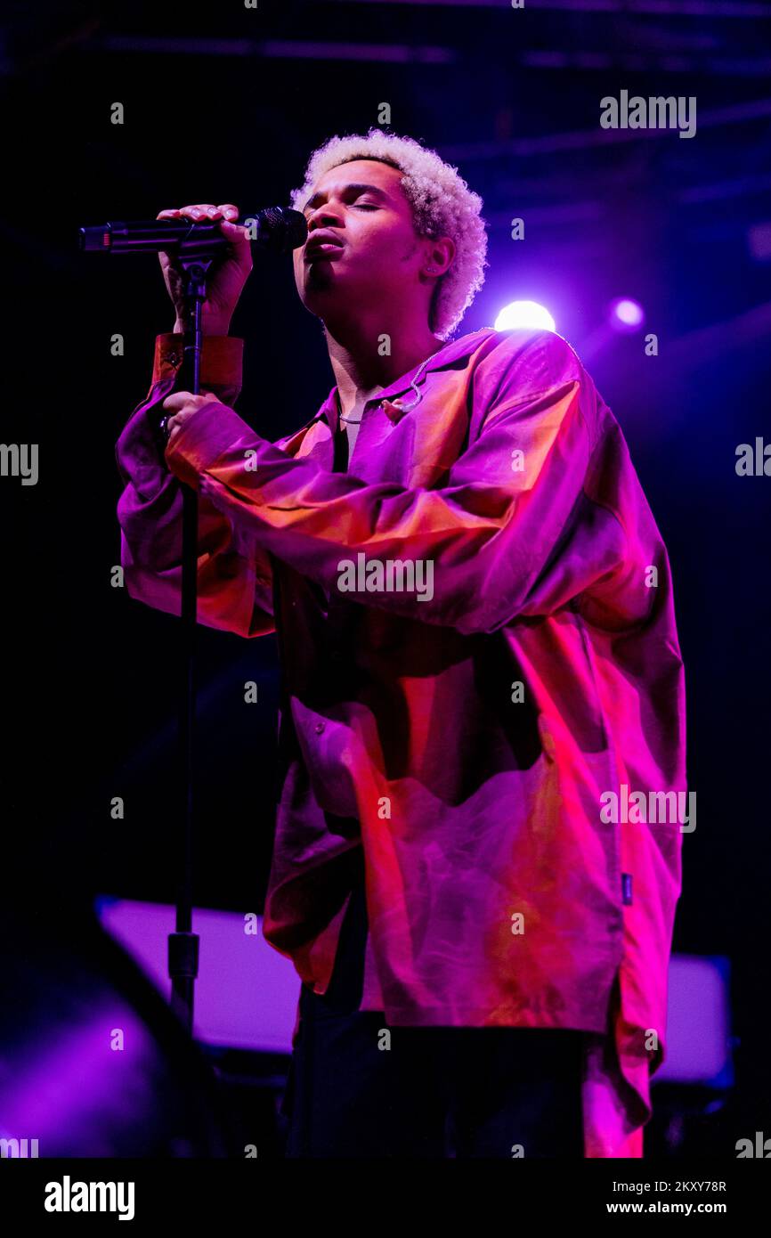 Destin conrad fabrique milán hi-res stock photography and images - Alamy