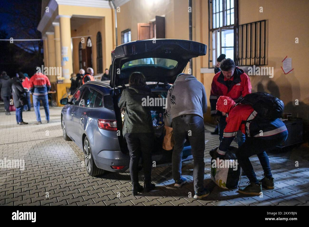 Red Cross of Sovereign Order of Malta has organized a reception center ...