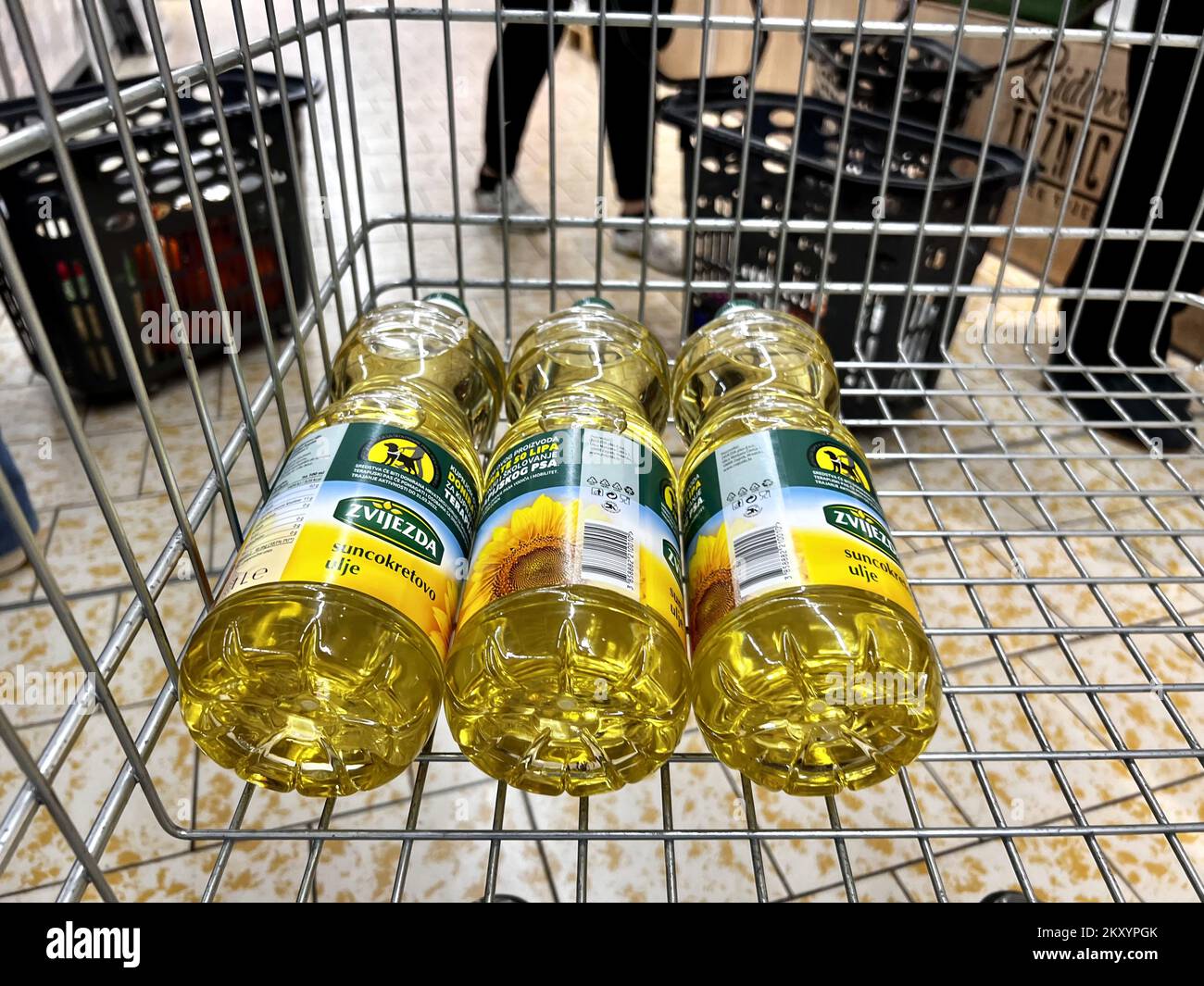 Sunflower oil chain hi-res stock photography and images - Alamy
