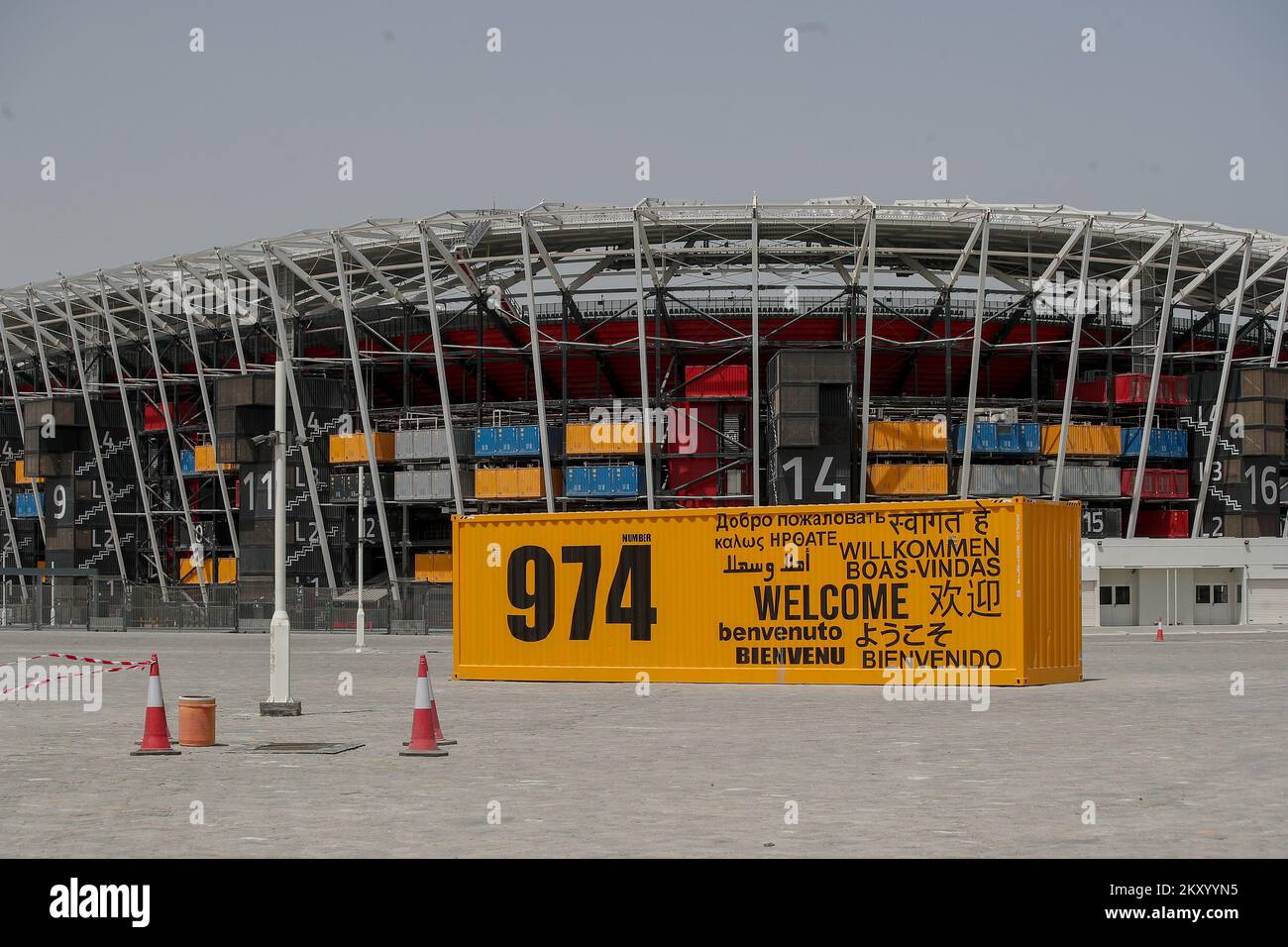 974 shipping containers hi-res stock photography and images - Alamy