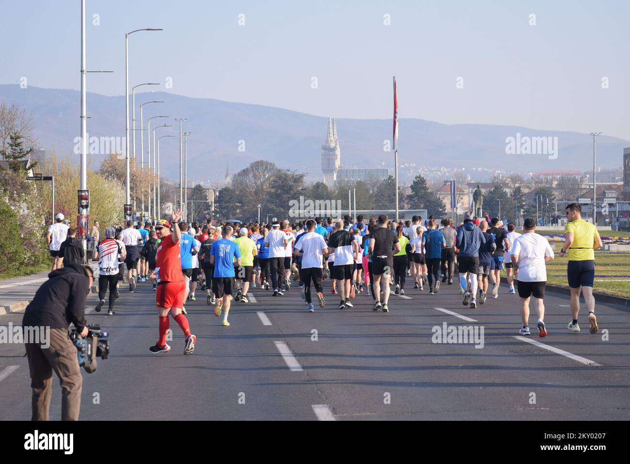 Runners attend 7th Zagreb Spring Half Marathon - Zagreb21 powered by ...