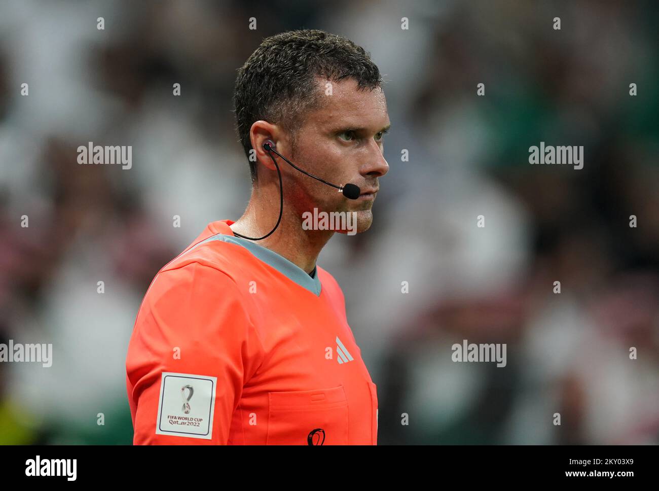 Assistant referee simon bennett hi-res stock photography and images - Alamy