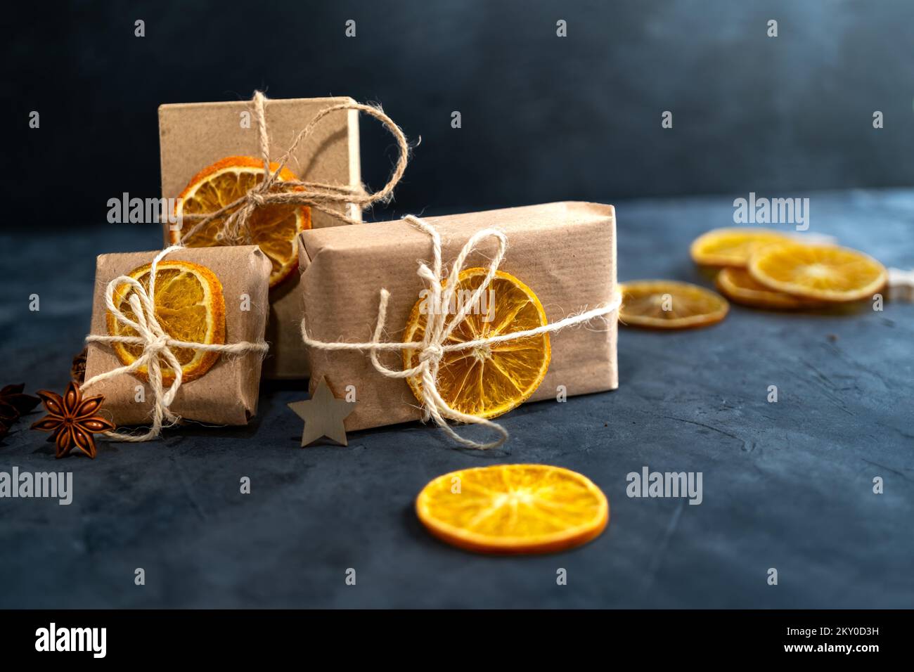 Zero waste Christmas concept. Eco-friendly kraft paper wrapping gifts ...