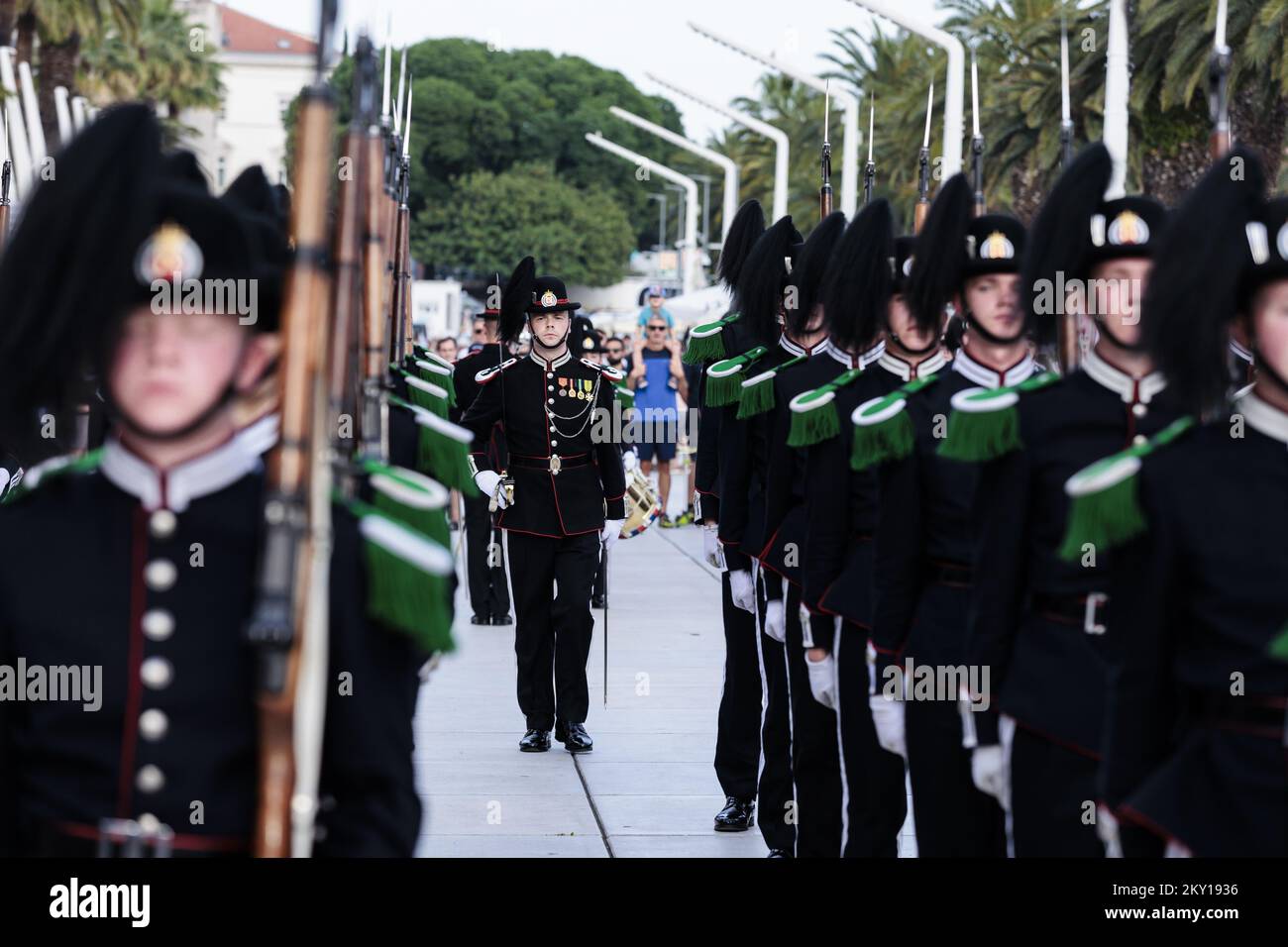The Norwegian Royal Guard, among the best in the world in performances ...