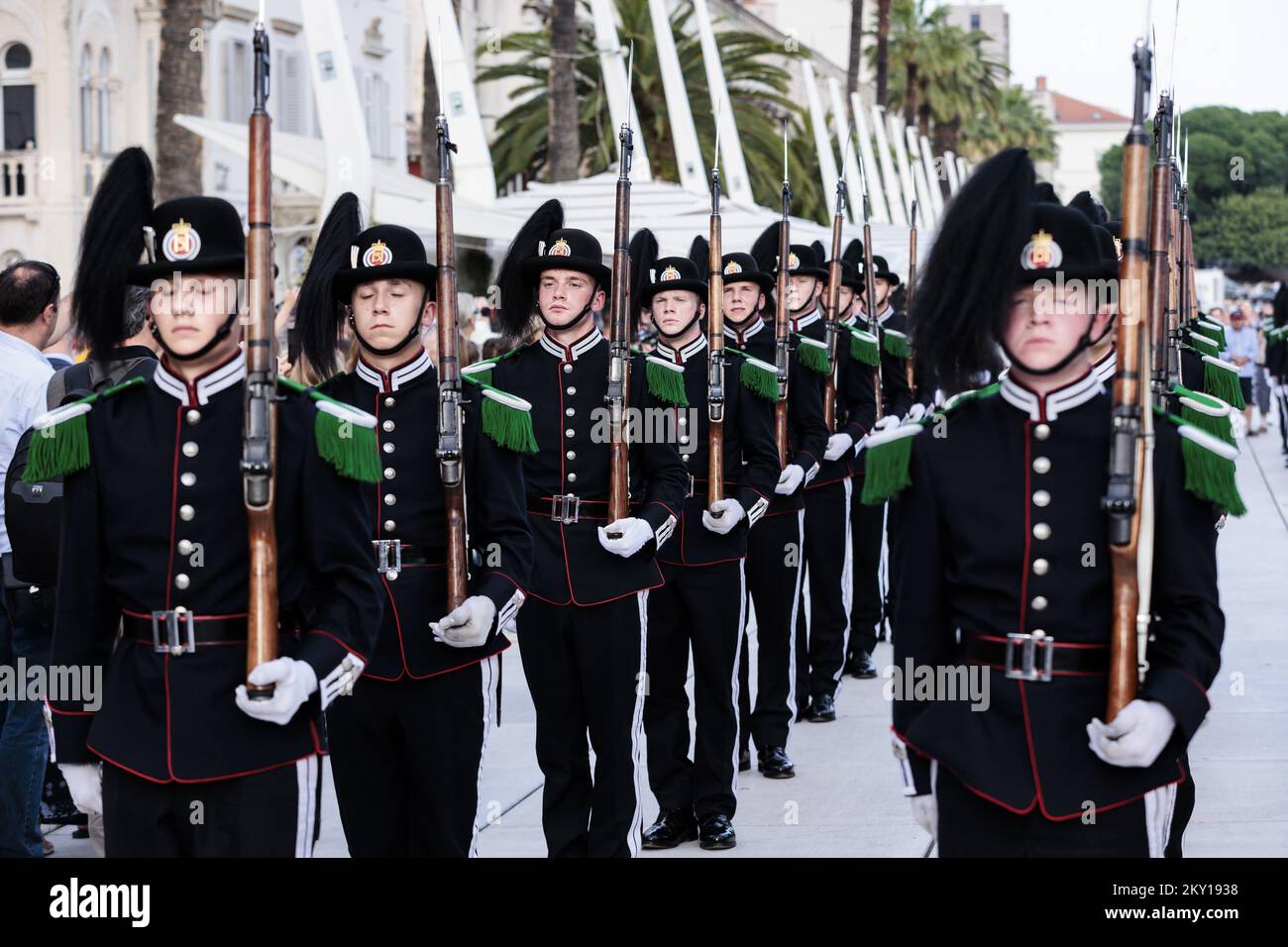 The Norwegian Royal Guard, among the best in the world in performances ...