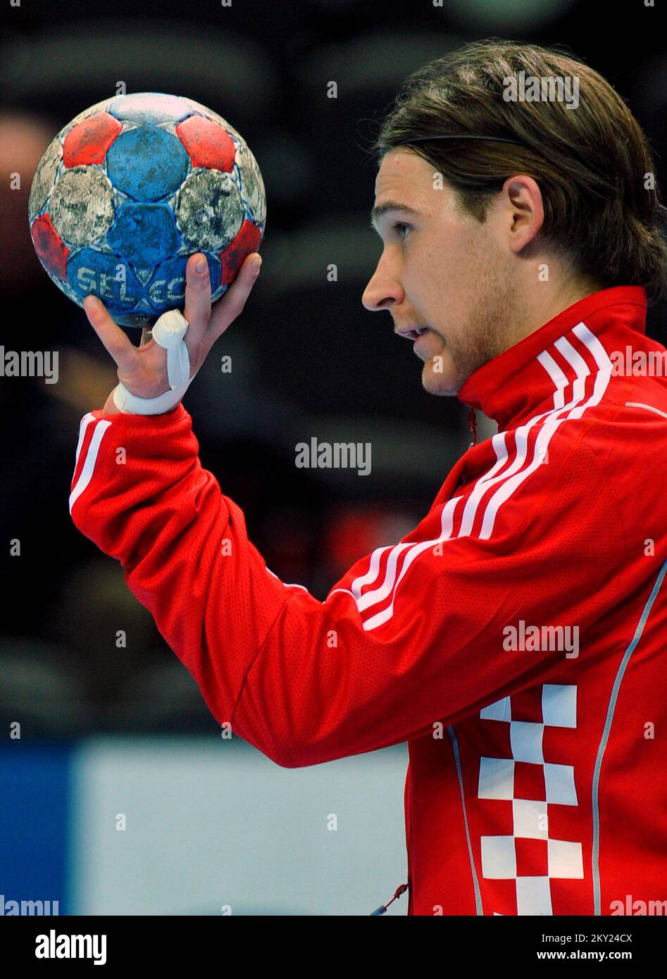 Ivan Cupic returns for his first handball match since a tragic accident ...