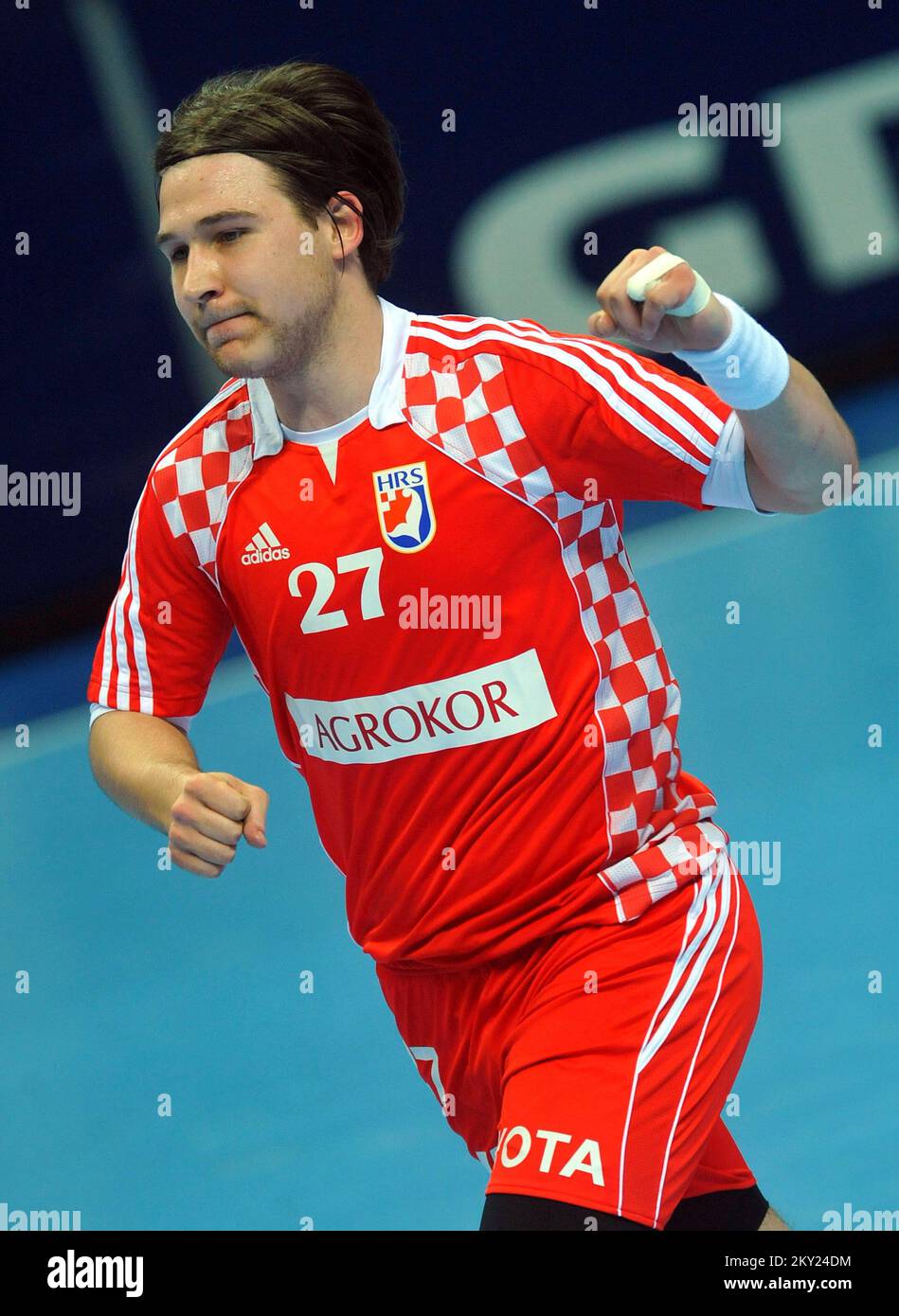 Ivan Cupic returns for his first handball match since a tragic accident ...