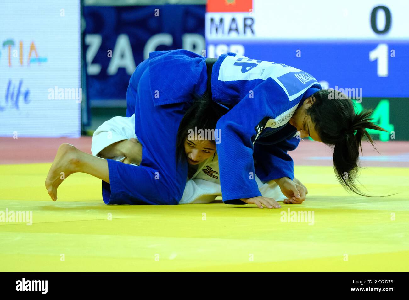 Soumiya Iraoui of Marocco fights against Gefen Primo of Israel during ...