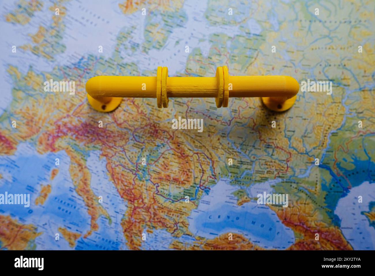 Map of pipelines russia hi-res stock photography and images - Alamy