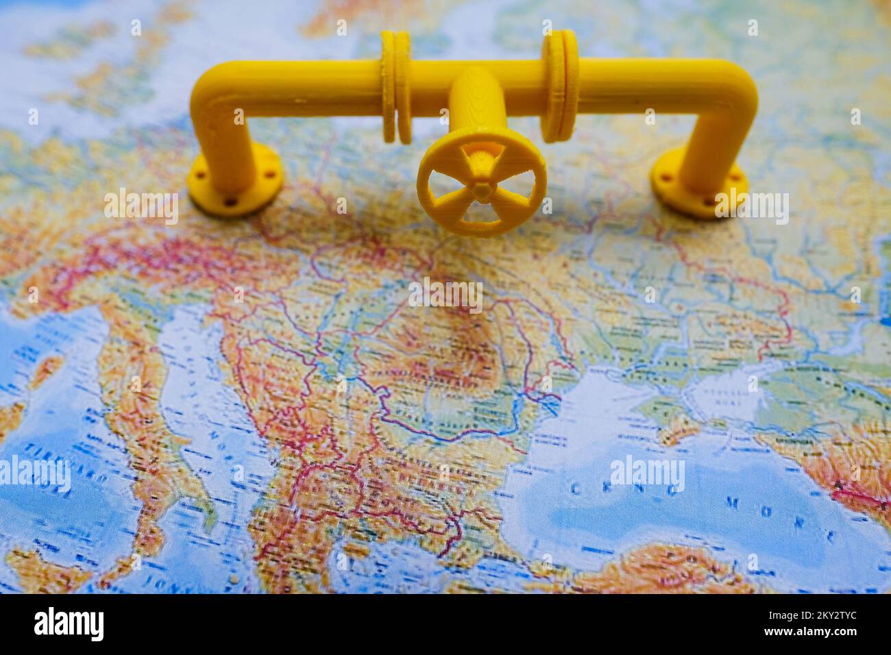 Map of pipelines russia hi-res stock photography and images - Alamy