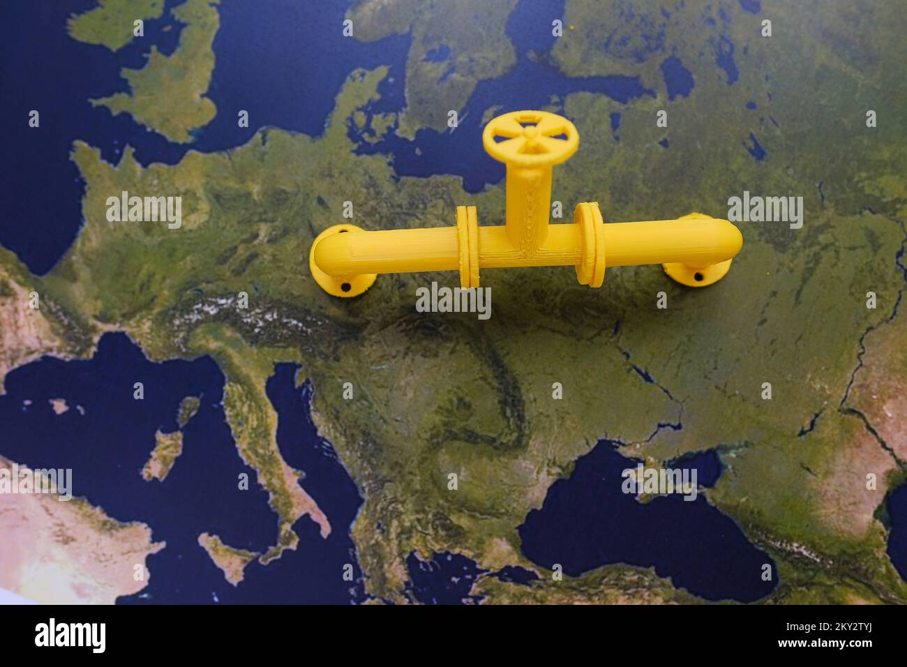 Map gas pipelines europe hi-res stock photography and images - Alamy