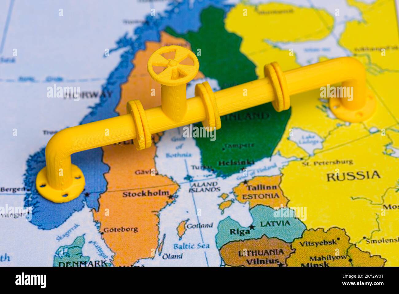 Map of pipelines russia hi-res stock photography and images - Alamy