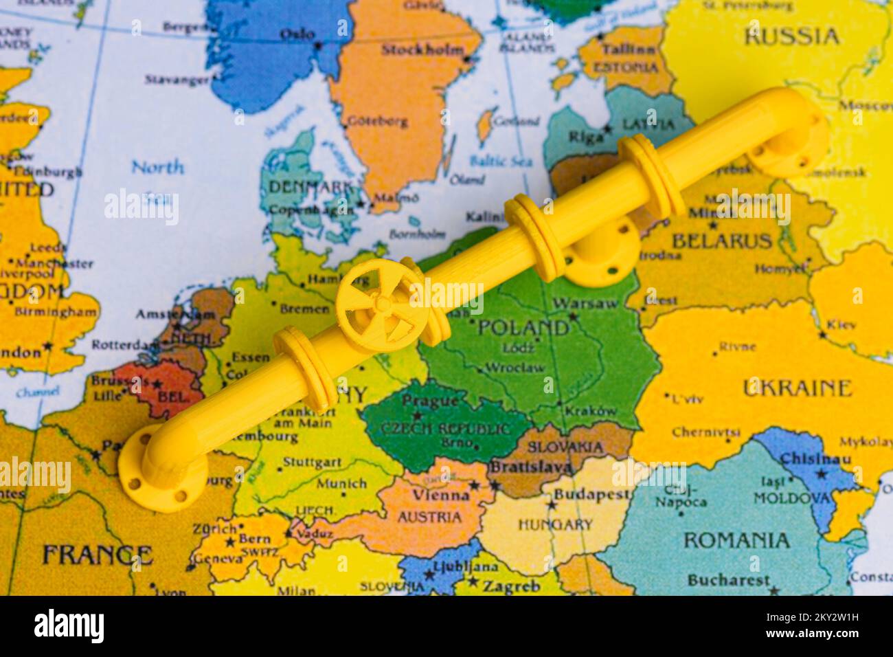 Map of pipelines russia hi-res stock photography and images - Alamy