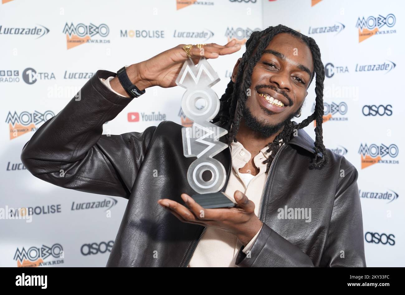 Knucks wins Album Of The Year with 'ALPHA PLACE at the Mobo Awards 2022 ...