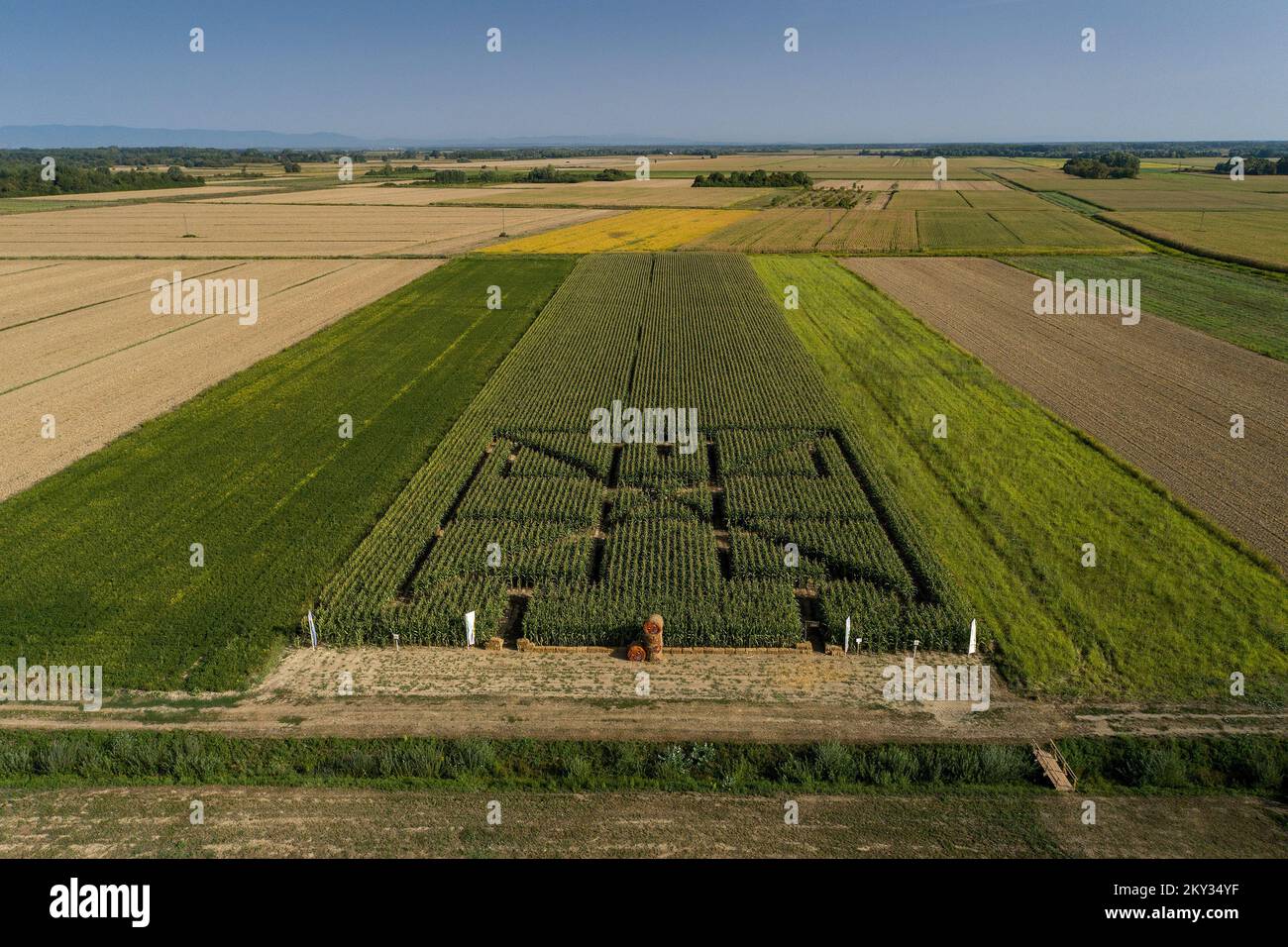 First posavina corn maze hi-res stock photography and images - Alamy