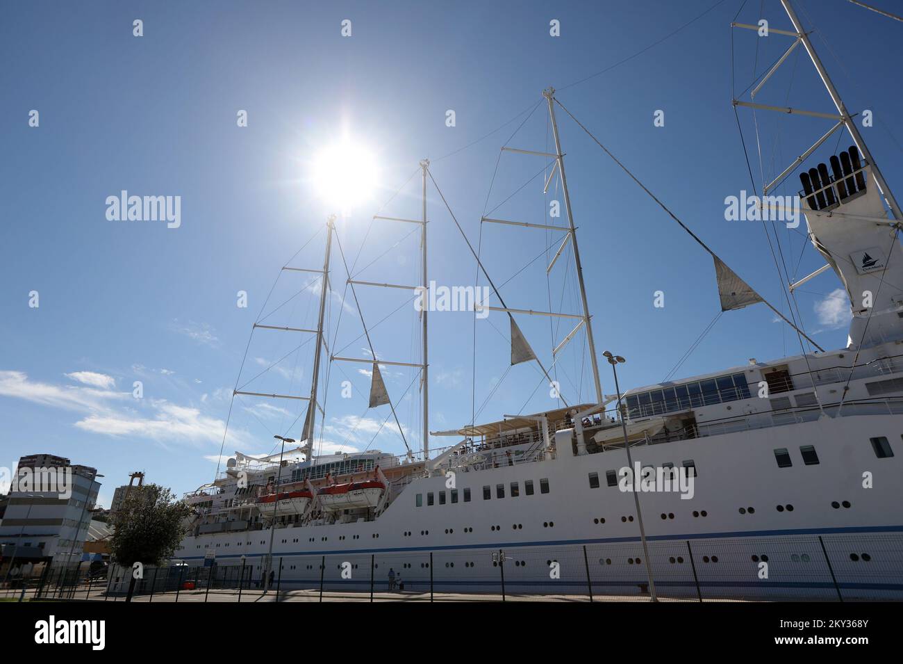 The sailing boat and cruise ship "Club Med 2" arrived in the port of ...