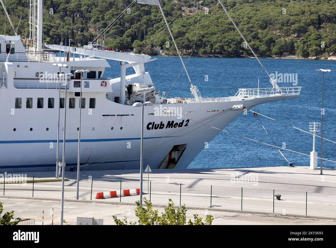 The sailing boat and cruise ship "Club Med 2" arrived in the port of ...