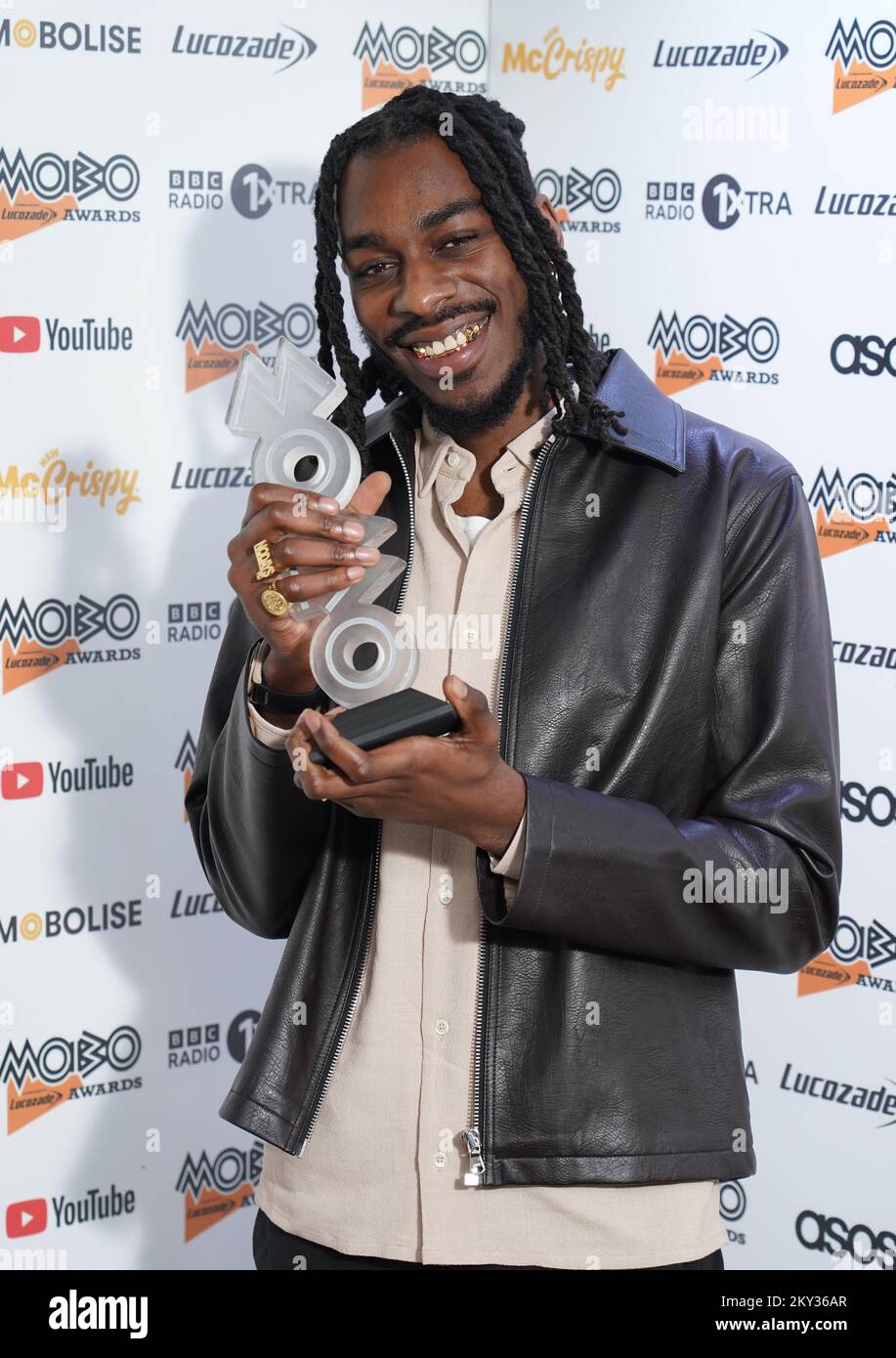 Knucks wins Album Of The Year with 'ALPHA PLACE at the Mobo Awards 2022 ...