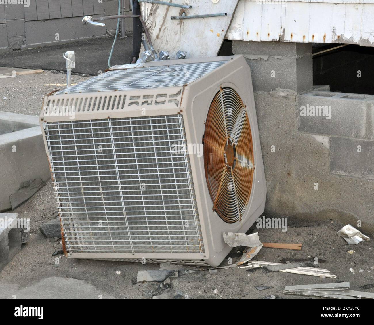 Air conditioning systems hi-res stock photography and images - Alamy