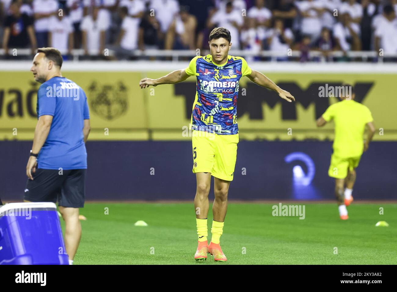 Jorge Cuenca Barreno of Villarreal warm up prior UEFA Europa Conference ...