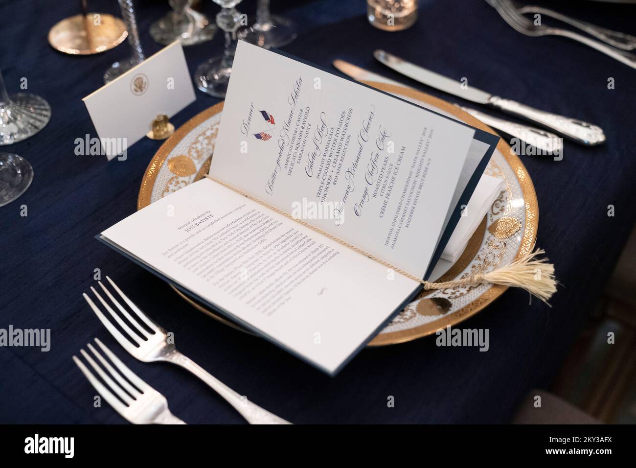 White house state dinner menu hi-res stock photography and images - Alamy