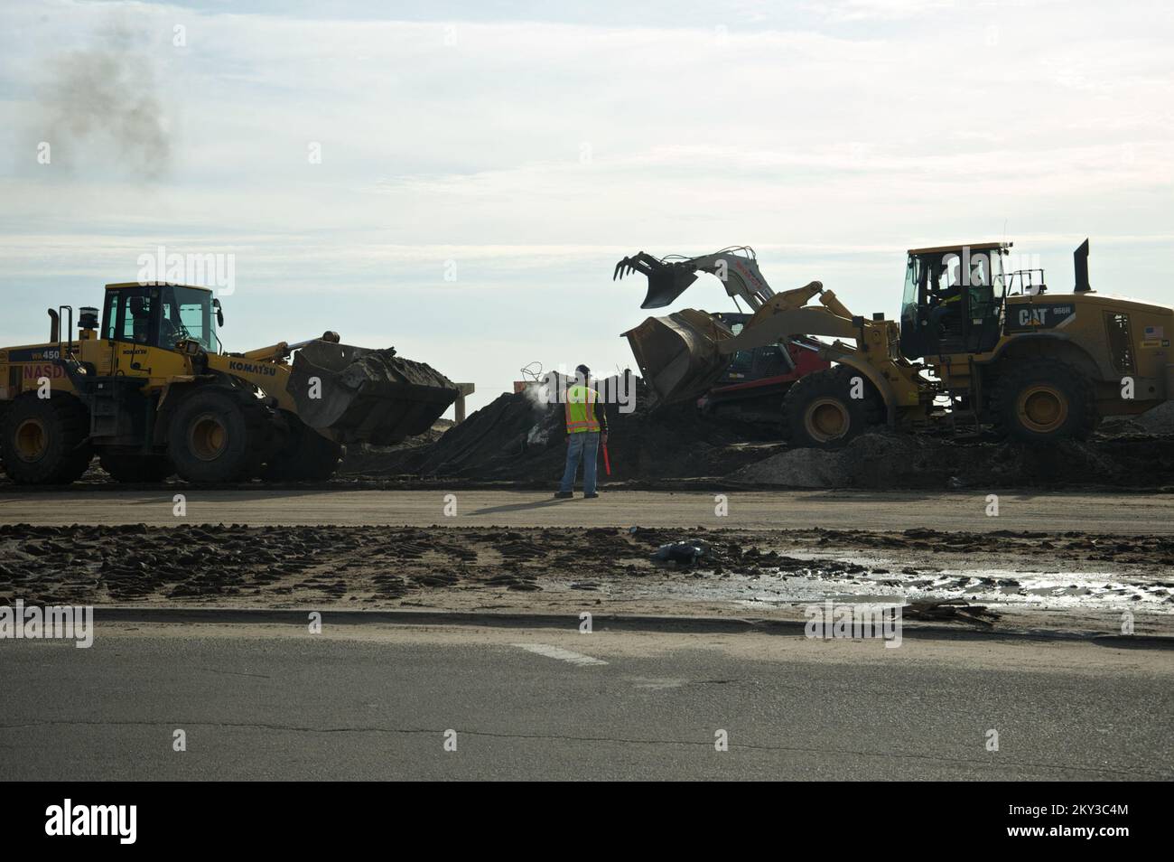 U s army corps of engineers working hi-res stock photography and images ...