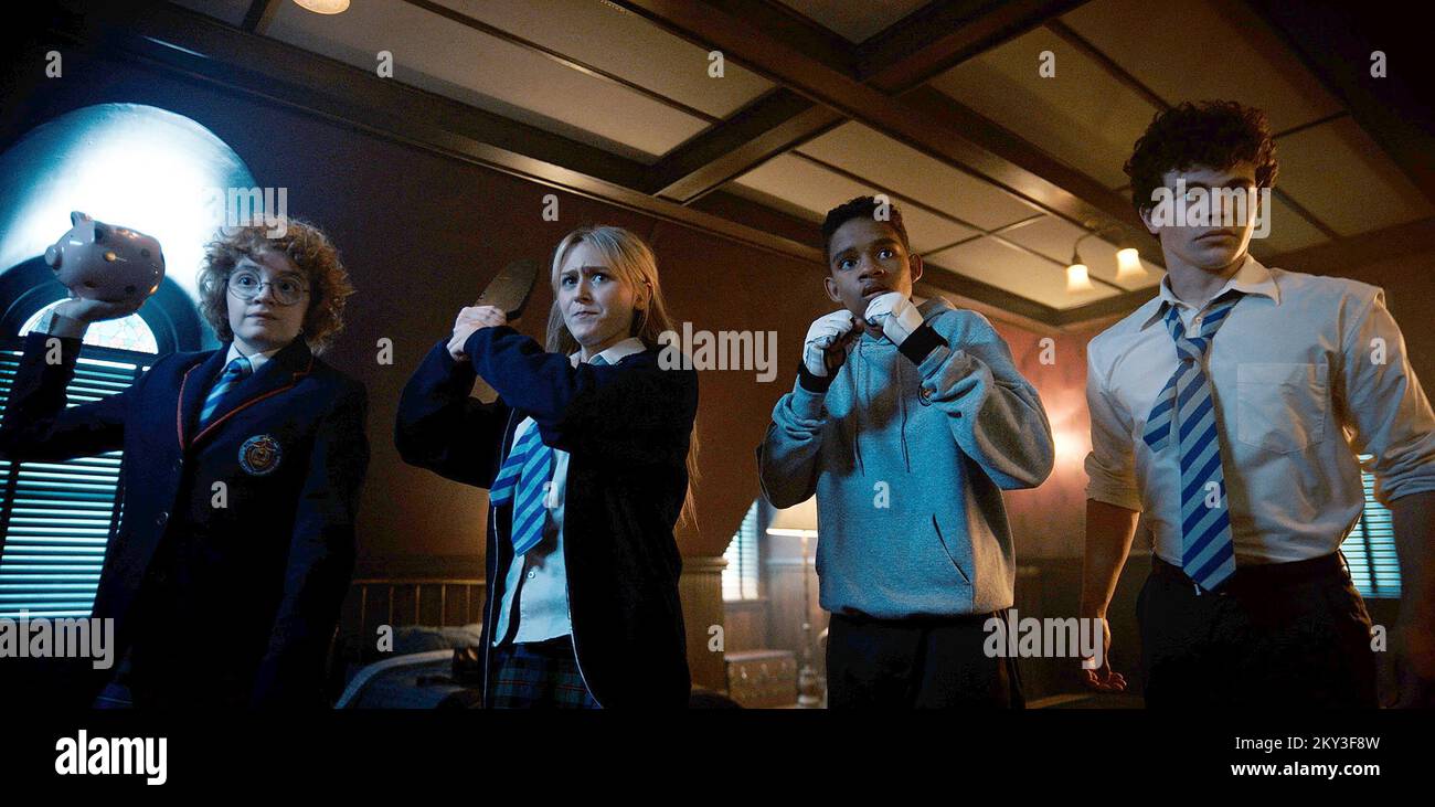 CHUCKY, from left: Bella Higginbotham, Alyvia Alyn Lind, Bjorgvin ...
