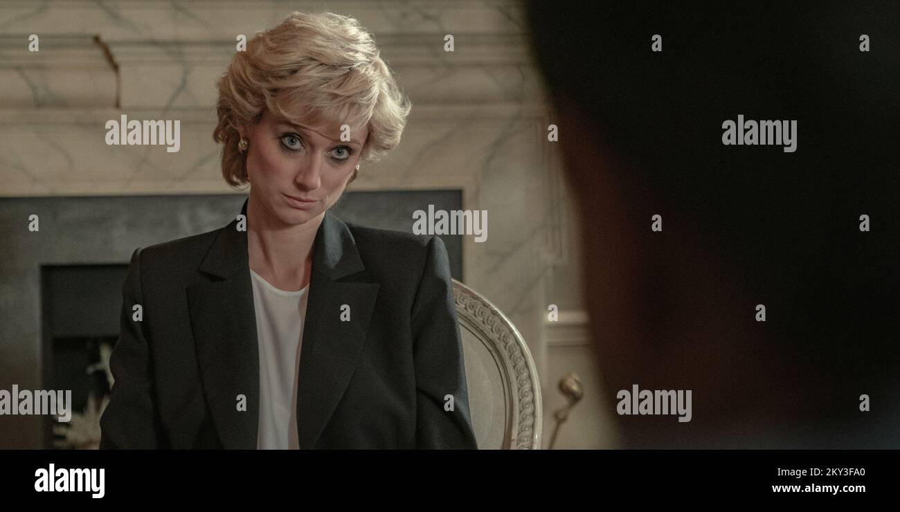THE CROWN, Elizabeth Debicki as Diana Princess of Wales, (Season 5 ...