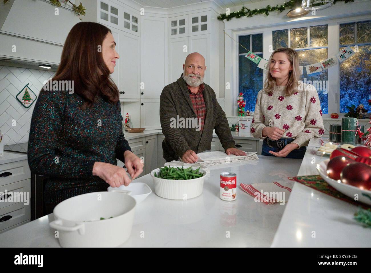 LONG LOST CHRISTMAS, from left: Ann Steuart, Grant Vlahovic, Stephanie ...