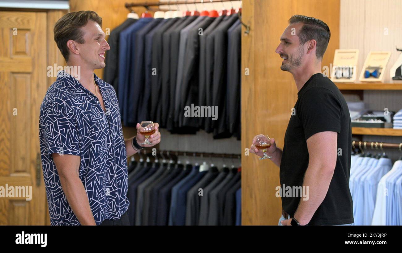 LOVE IS BLIND, Brennon Lemieux (right), (Season 3, ep. 308, aired Nov ...