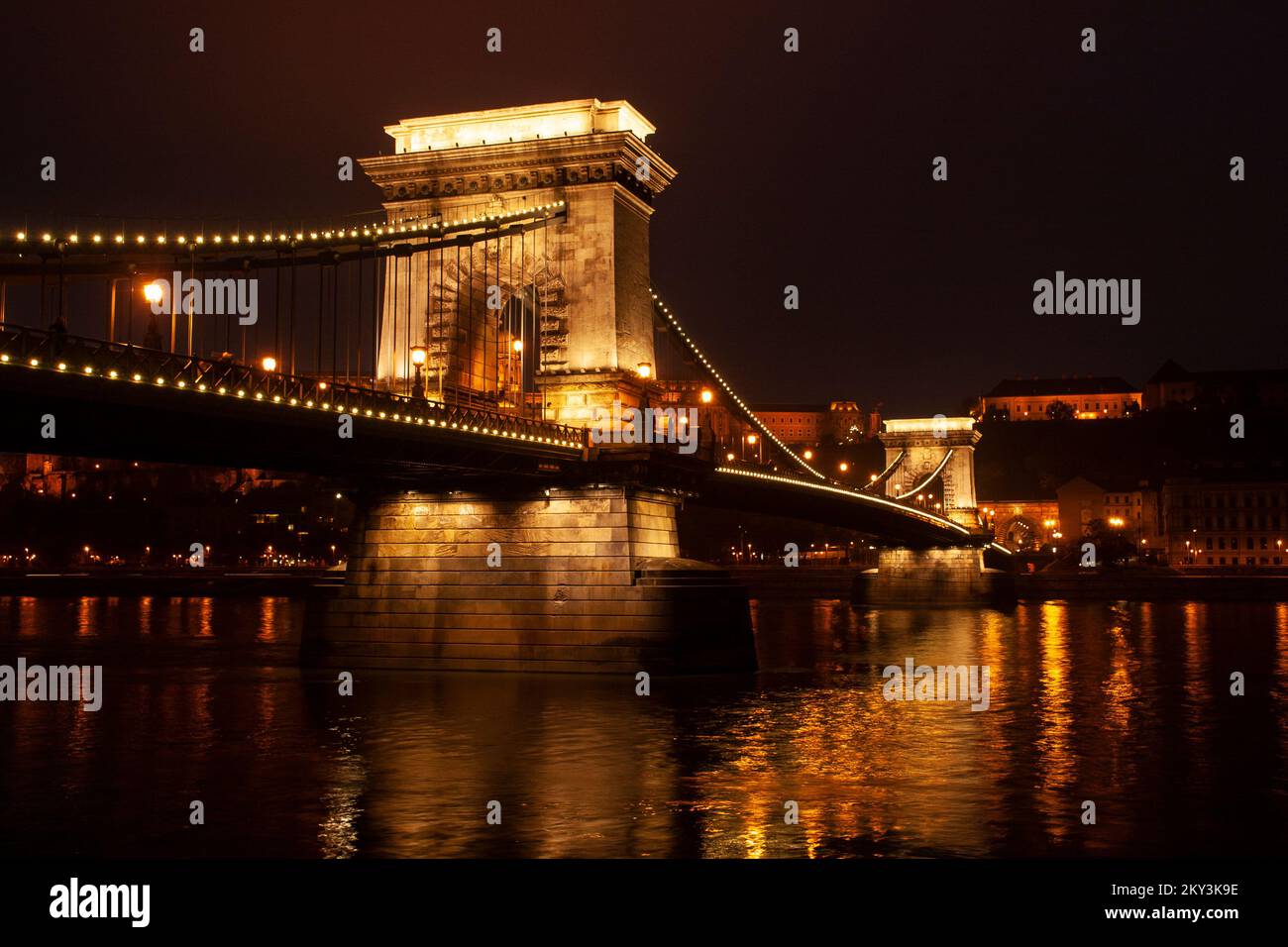 The Chain Bridge in Budapest at night Stock Photo - Alamy
