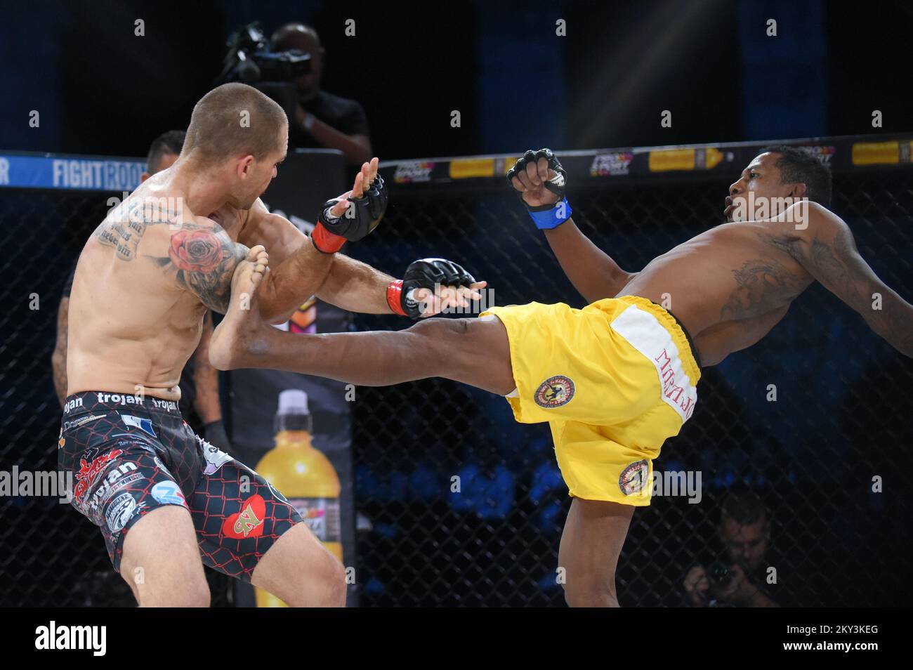 Daniel Bazant fights against Iuri Alcantara during Fight Nation ...