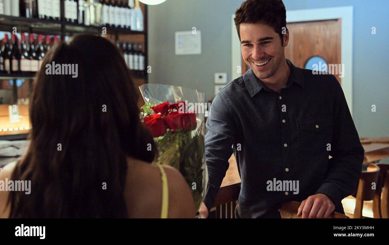 LOVE IS BLIND, from left: Zanab Jaffrey, Cole Barnett, (Season 3, ep ...