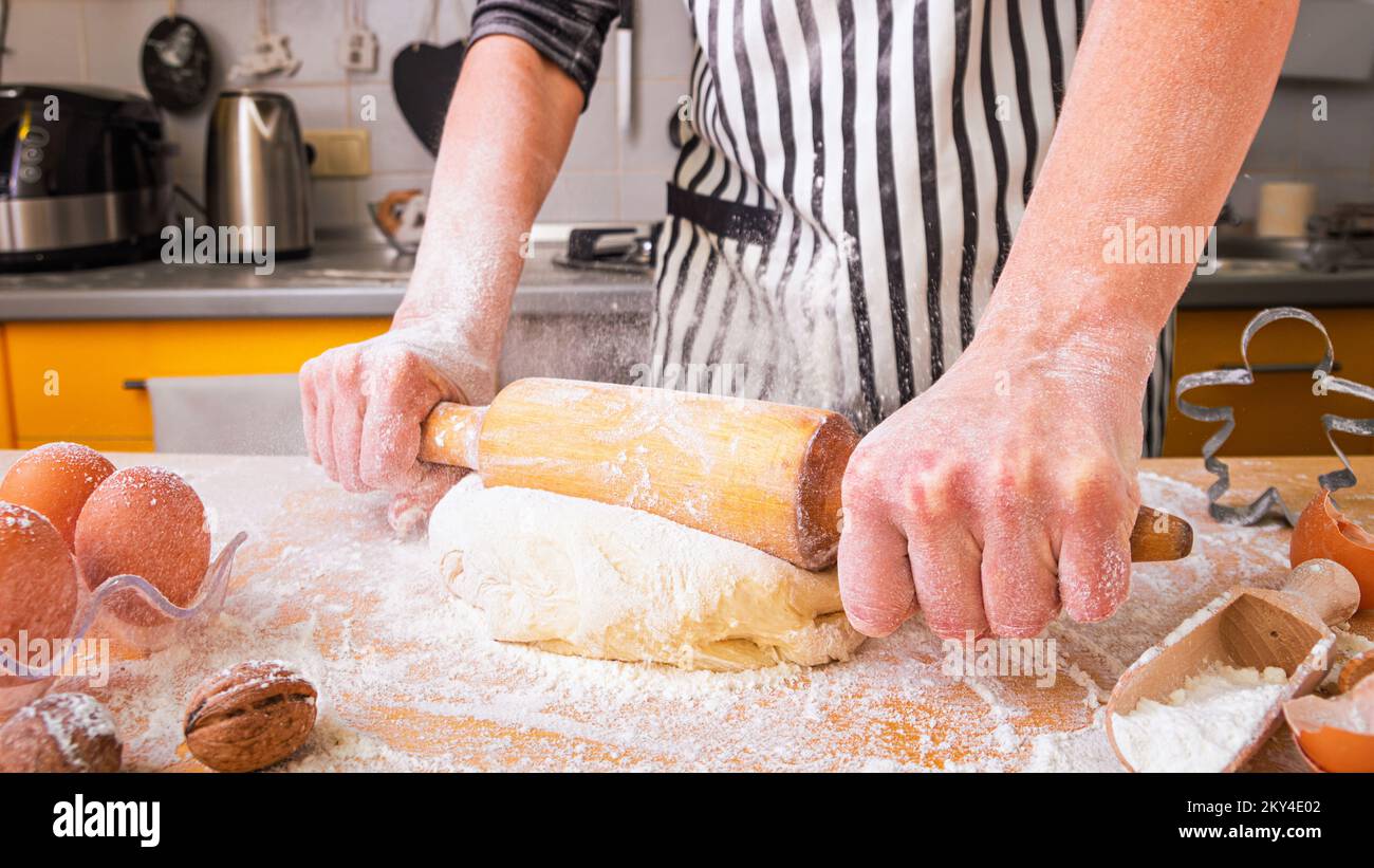 Preparation dough confectioner rolls hi-res stock photography and ...
