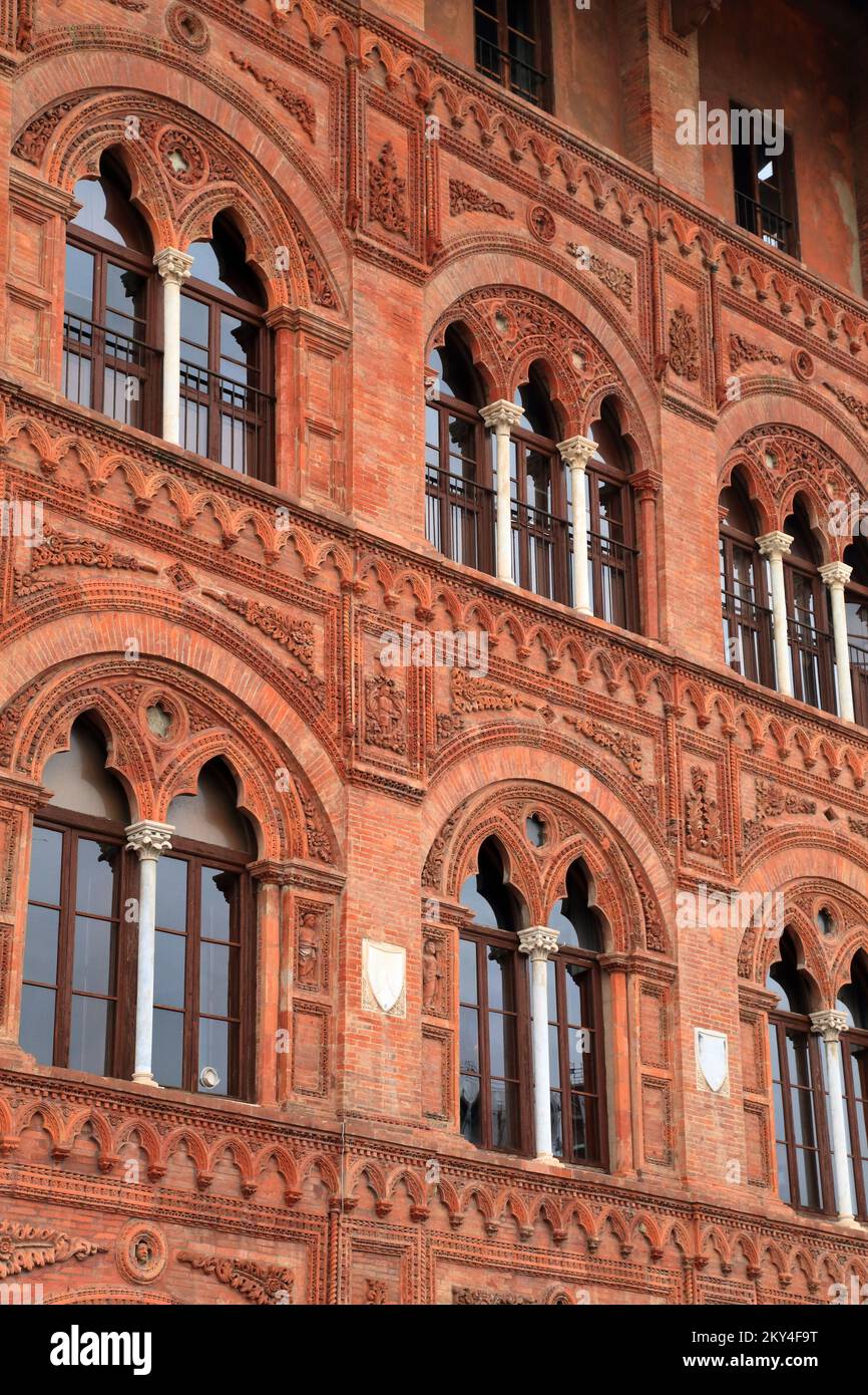 Gothic architecture in Tuscany, Palazzo Agostini / Palazzo dell’Ussero ...