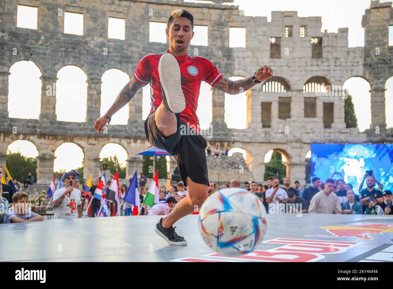 World freestyle football association hi-res stock photography and ...