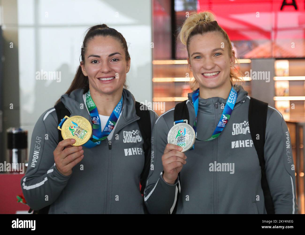 Welcome for athletes Barbara Matic and Lara Cvjetko at the airport ...