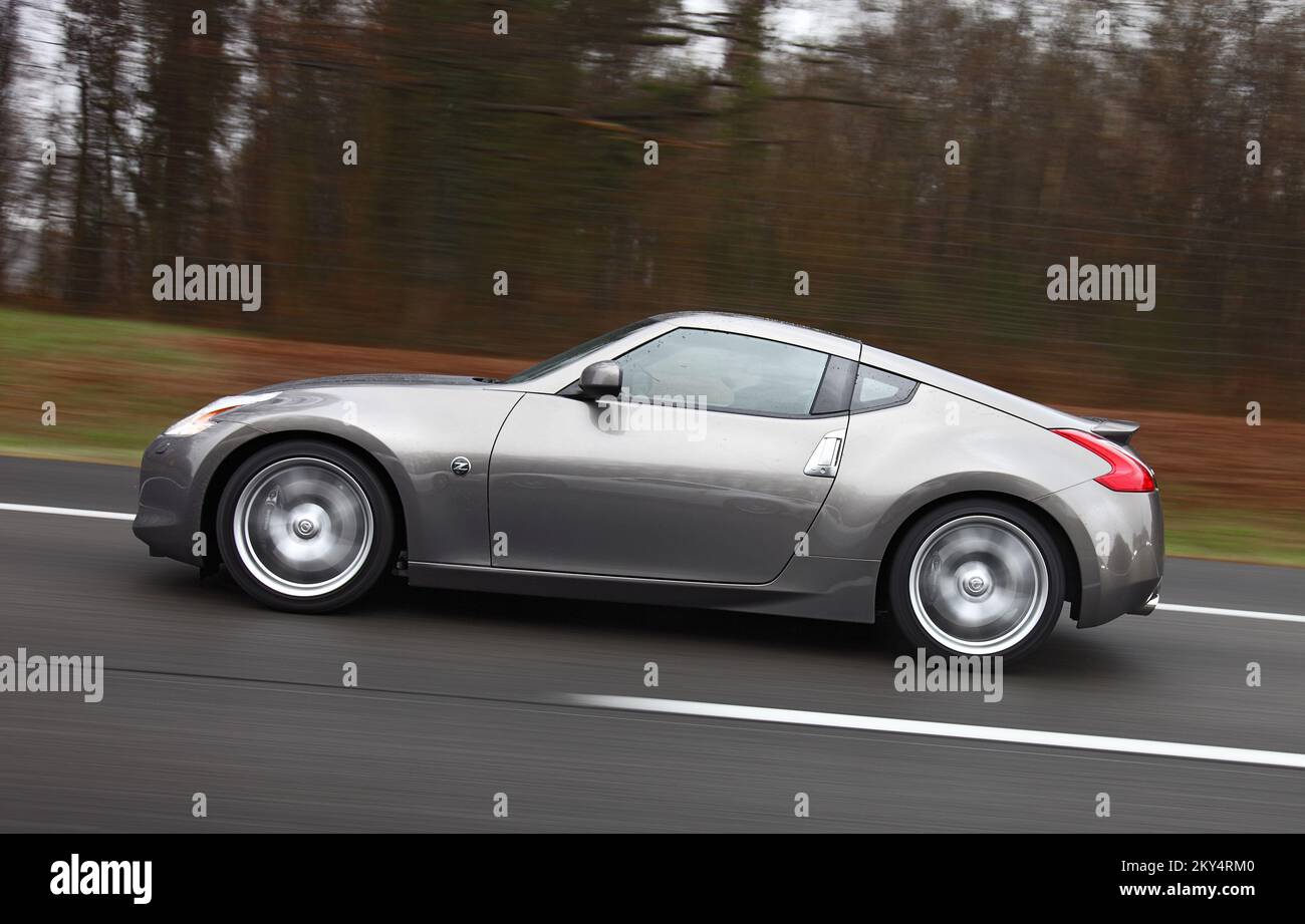 The new Nissan 370Z cult japanese sports coupé has its roots in 1969 ...