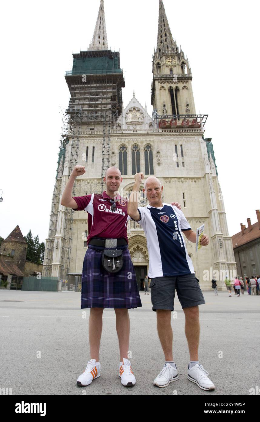 Hearts fc fans hi-res stock photography and images - Alamy