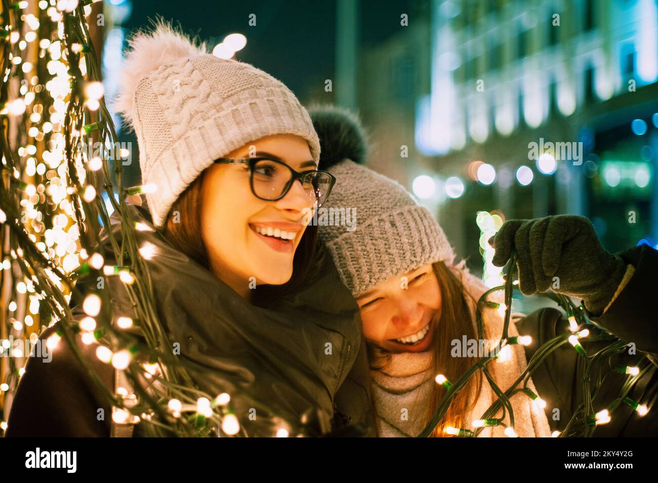 Women girlfriend hi-res stock photography and images - Alamy
