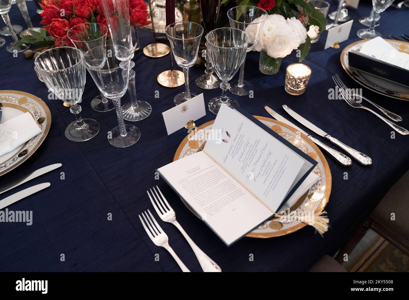 White house state dinner menu hi-res stock photography and images - Alamy