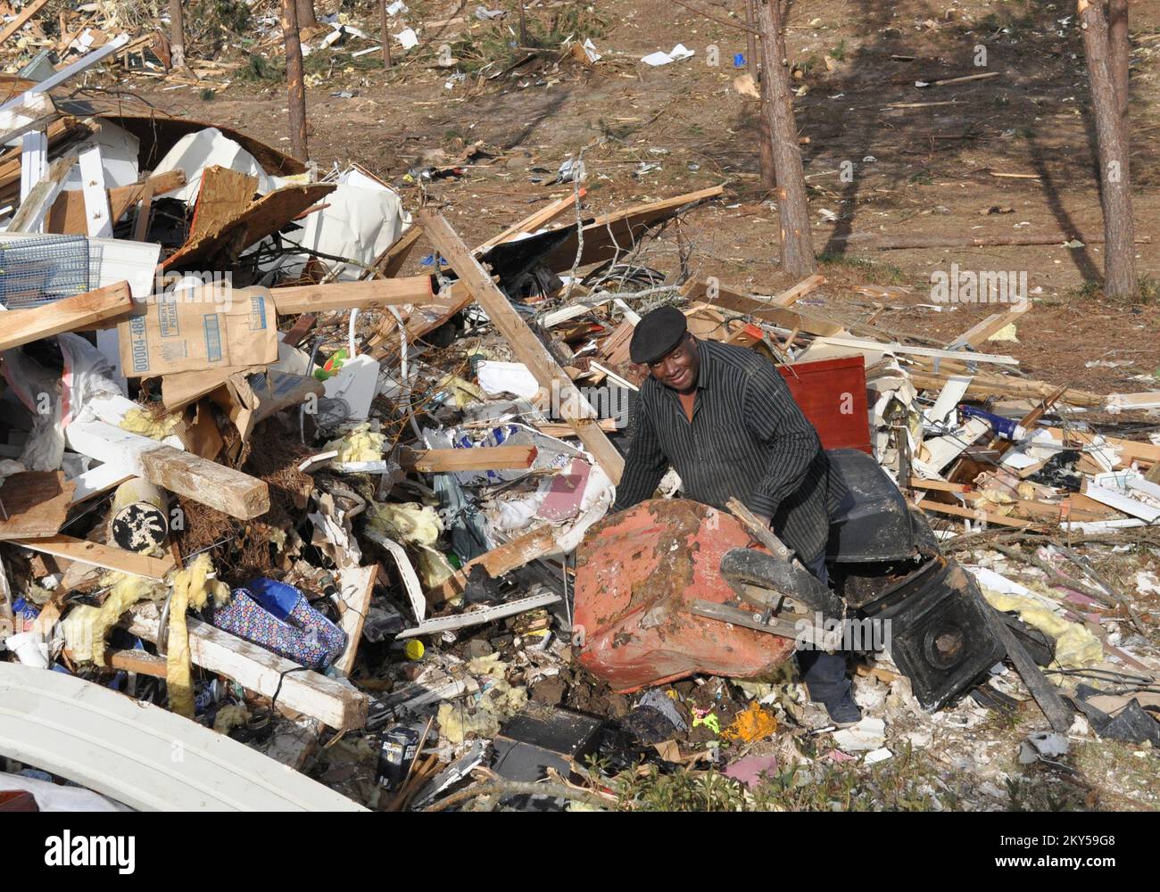 Neighbors help hi-res stock photography and images - Alamy
