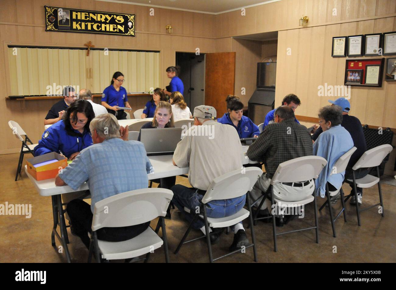 Texas survivors regvister for FEMA aid.. Photographs Relating to ...