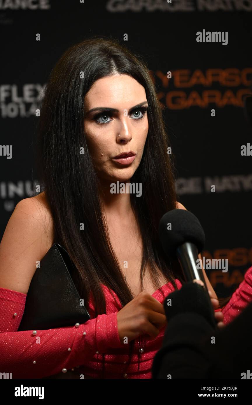 25 years of uk garage hi-res stock photography and images - Alamy