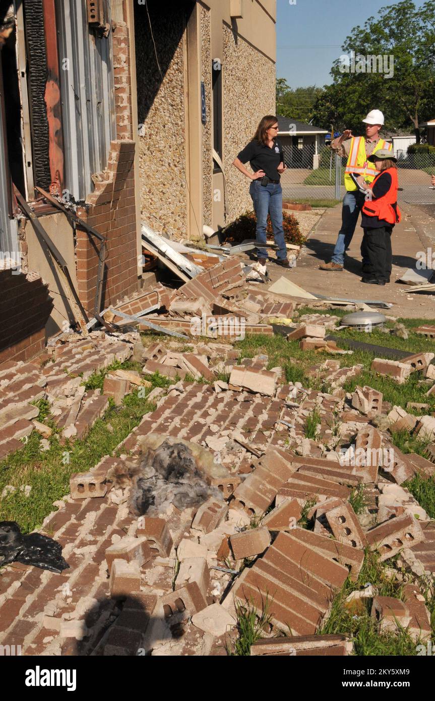 Preliminary disaster assessment team hi-res stock photography and ...